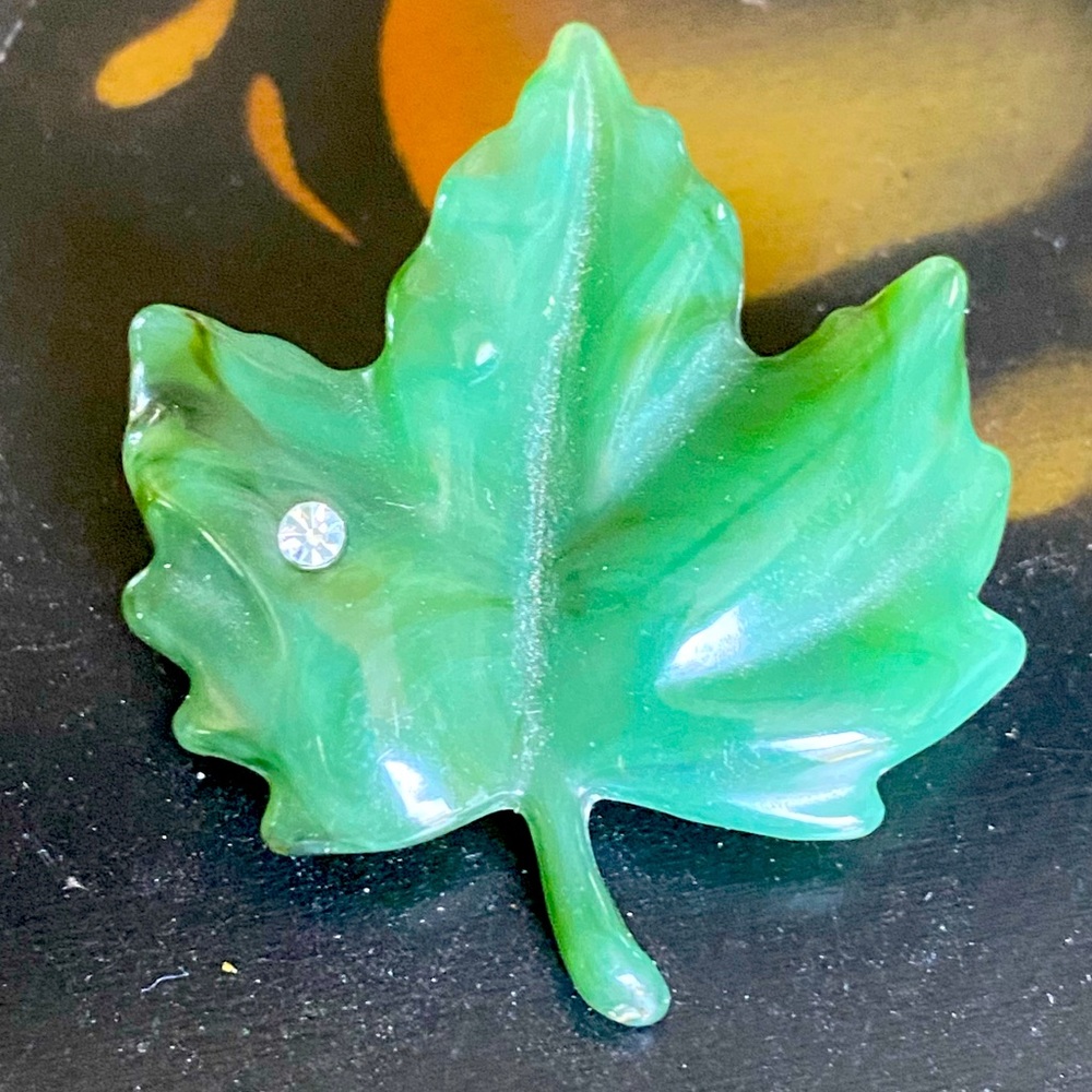 Vintage Avon 1980’s Dew Touch Green Maple Leaf Rhines… - Gem